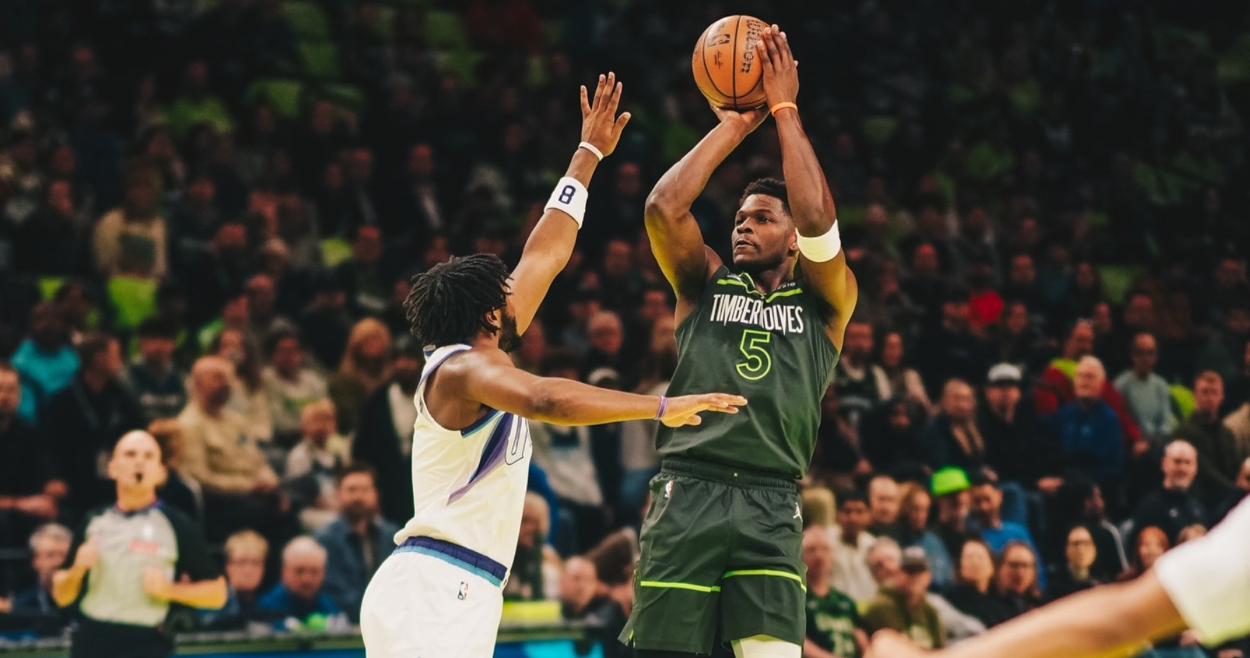NBA Roundup: Grizzlies Bury Mavs, Bucks Gore Bulls, Wolves Devour Jazz